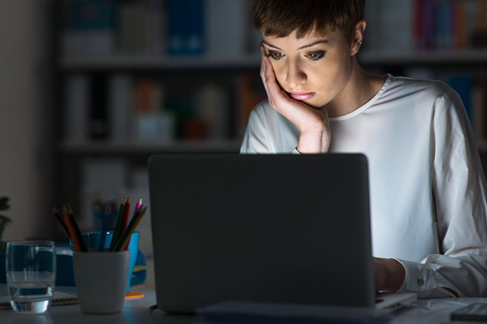 Dampak Layar Laptop Untuk Mata dan Cara Pencegahannya | Pricebook